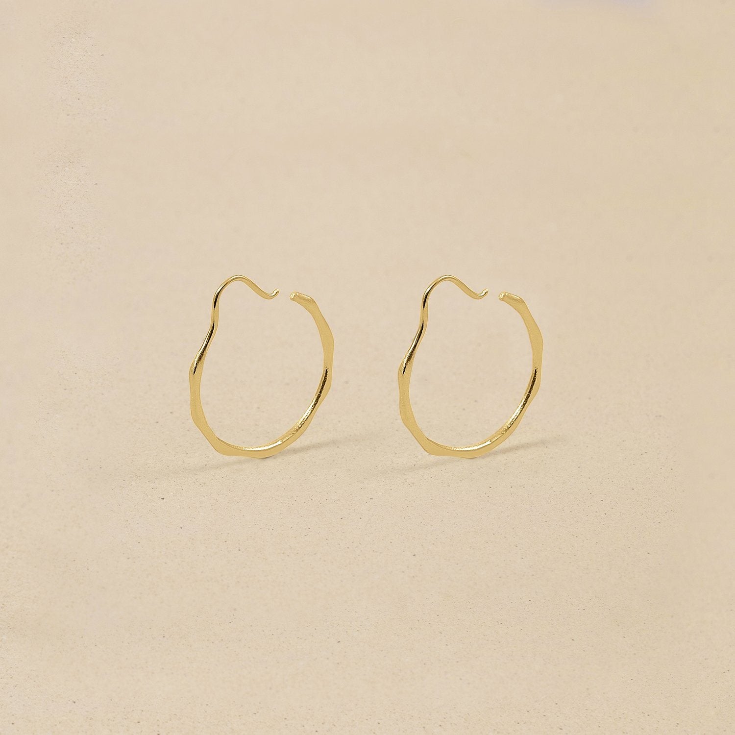 Fluid Hoop Earrings | 14k Gold